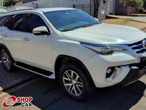 TOYOTA Hilux SW4 Branca 2017 - Campo Grande - 1545318 | SHOPCAR