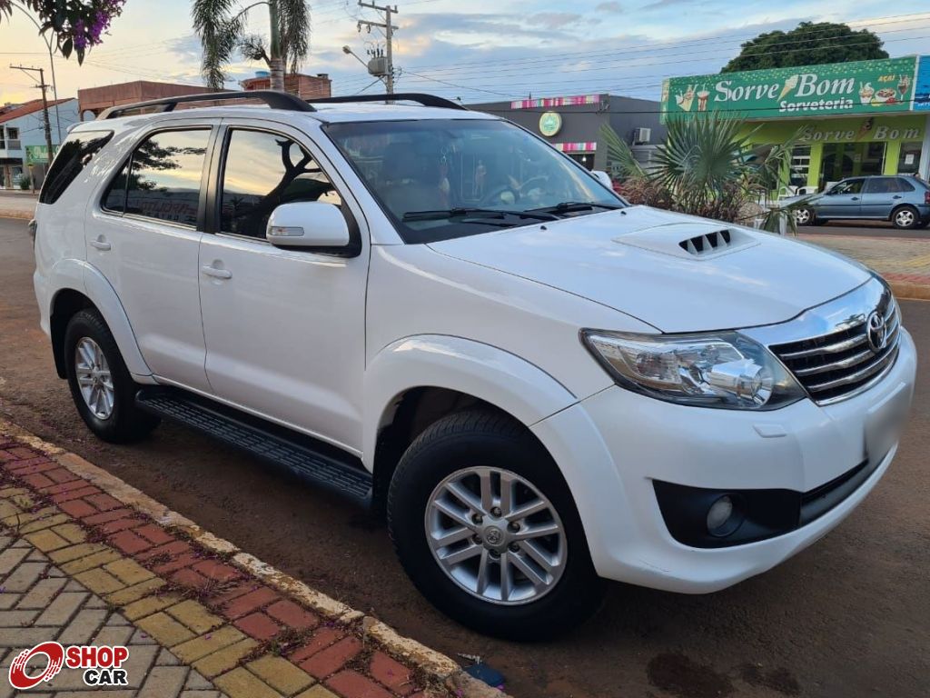 TOYOTA Hilux SW4 Branca 2013 - Chapadão do Sul - 1065997