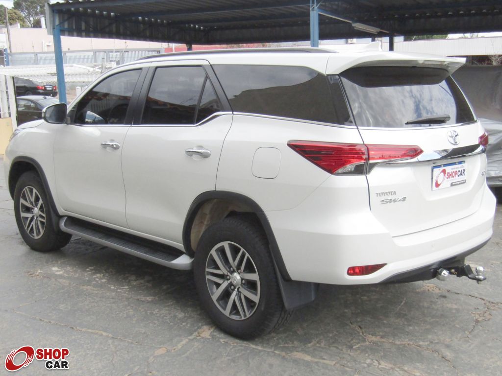 TOYOTA Hilux SW4 Branca 2018 - Campo Grande - 1088002 | SHOPCAR